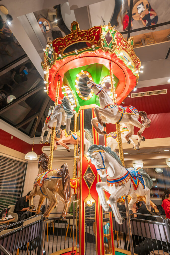 ミスタードーナツ大濠ショップは、九州で唯一メリーゴーランドがあるお店